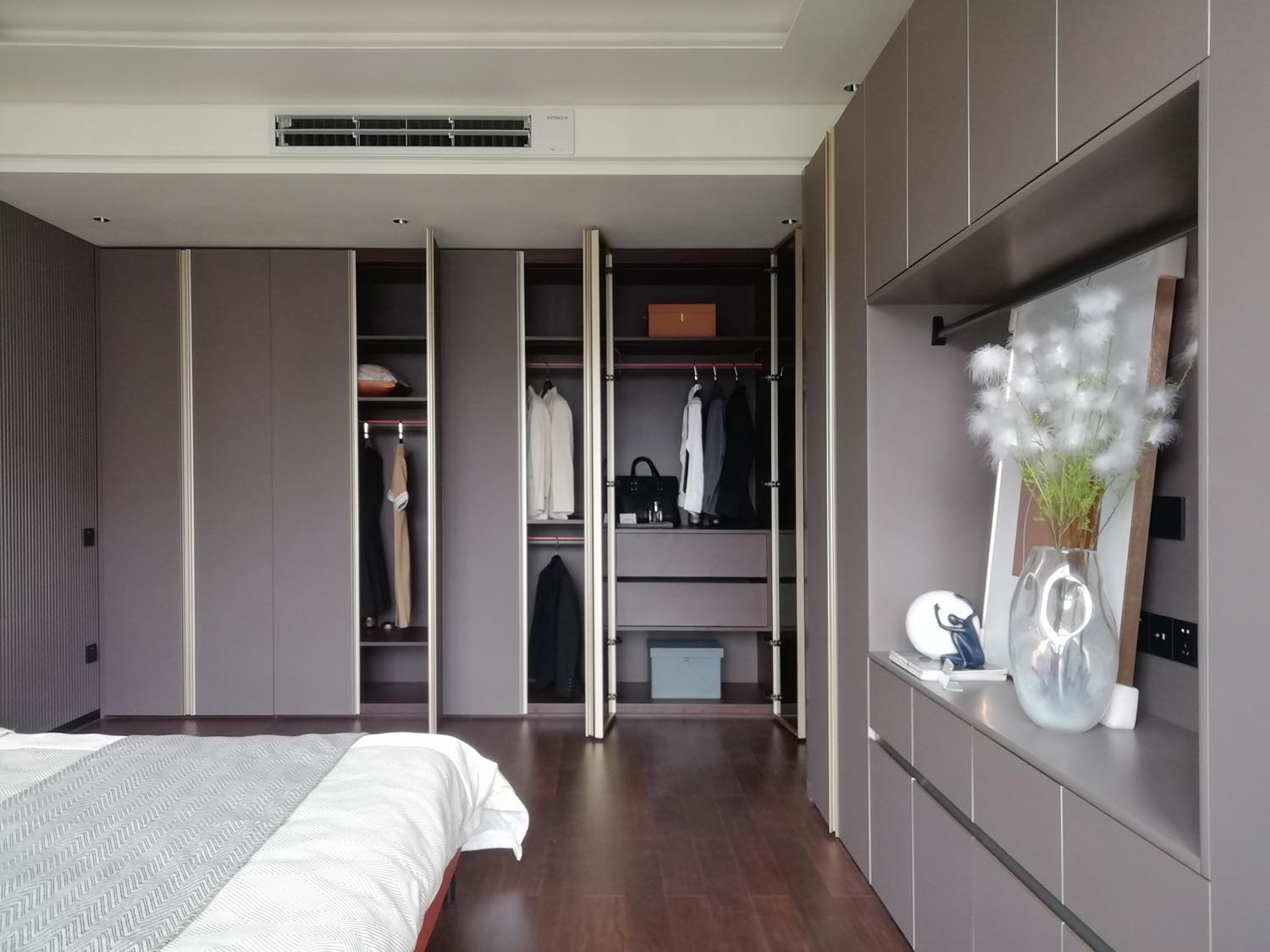 The 5 Must Have Characteristics Of A Perfect Wardrobe Renonation The 5 Must Have Characteristics Of A Perfect Wardrobe Renonation
